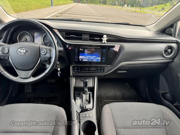 Pelēks Toyota Corolla 2017 Tallina, ar dzinēja tilpumu 1.60 L un nobraukumu 197 tūkst. km par 13000 €, foto 7 vietnē AUTOMOTO.COM.LV