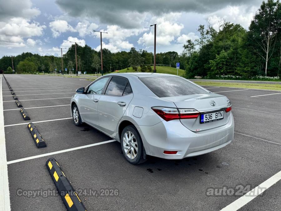 Pelēks Toyota Corolla 2017 Tallina, ar dzinēja tilpumu 1.60 L un nobraukumu 197 tūkst. km par 13000 €, foto 5 vietnē AUTOMOTO.COM.LV