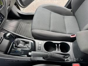 Pelēks Toyota Corolla 2017 Tallina, ar dzinēja tilpumu 1.60 L un nobraukumu 197 tūkst. km par 13000 €, foto 7 vietnē AUTOMOTO.COM.LV