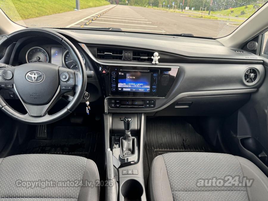Pelēks Toyota Corolla 2017 Tallina, ar dzinēja tilpumu 1.60 L un nobraukumu 197 tūkst. km par 13000 €, foto 8 vietnē AUTOMOTO.COM.LV