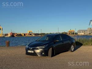 Pelēks Toyota Corolla 2017 Rīga, ar dzinēja tilpumu 1.40 L un nobraukumu 172 tūkst. km par 6500 €, foto  vietnē AUTOMOTO.COM.LV