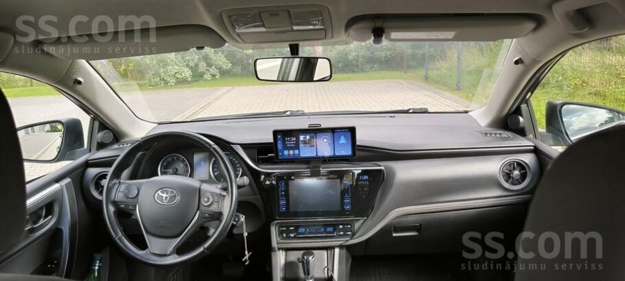 Grey Toyota Corolla 2017 in Riga, with an engine capacity of 1.60 L and mileage of 79 thousand km for 12000 €, photo 3 on AUTOMOTO.COM.LV