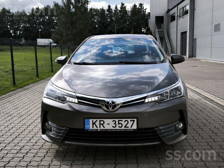 Grey Toyota Corolla 2017 in Riga, with an engine capacity of 1.60 L and mileage of 79 thousand km for 12000 €, photo 7 on AUTOMOTO.COM.LV