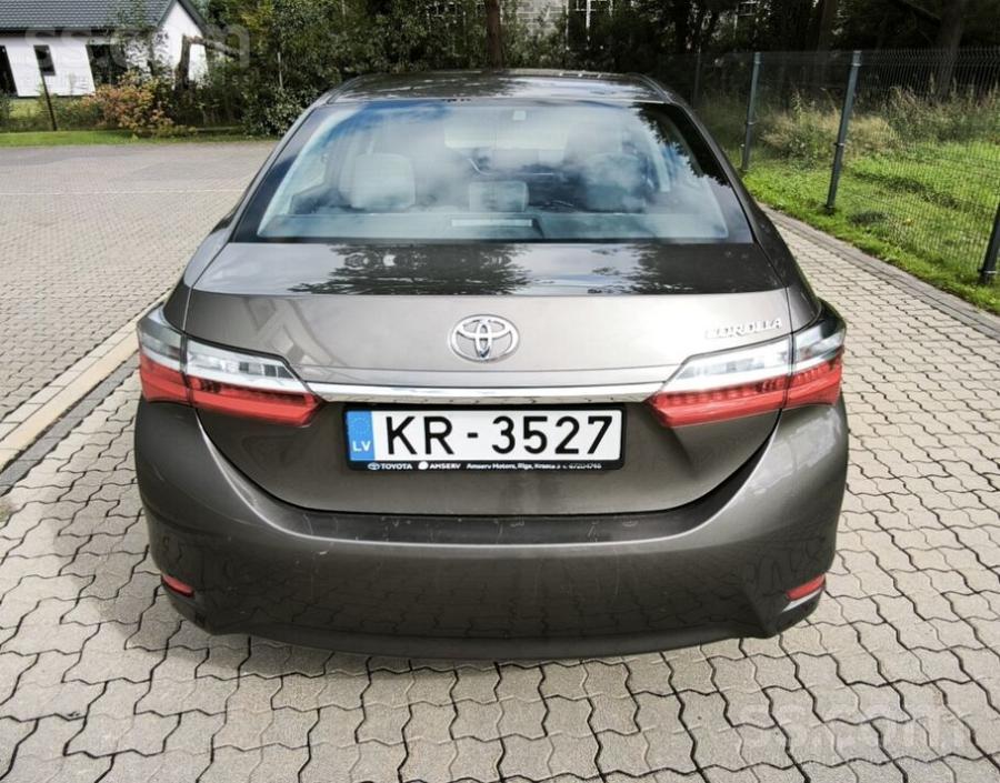 Grey Toyota Corolla 2017 in Riga, with an engine capacity of 1.60 L and mileage of 79 thousand km for 12000 €, photo 9 on AUTOMOTO.COM.LV