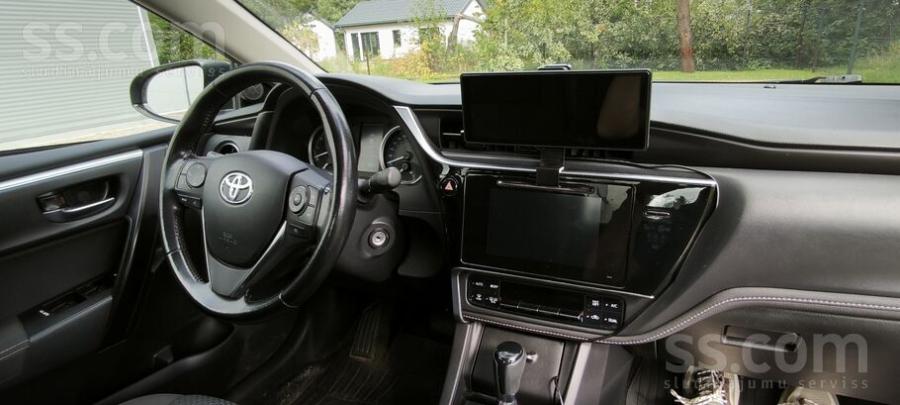 Grey Toyota Corolla 2017 in Riga, with an engine capacity of 1.60 L and mileage of 79 thousand km for 12000 €, photo 10 on AUTOMOTO.COM.LV