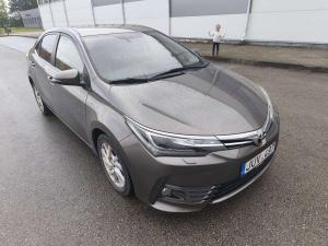 Pelēks Toyota Corolla 2017 Kauņa, ar dzinēja tilpumu 1.36 L un nobraukumu 181 tūkst. km par 10600 €, foto  vietnē AUTOMOTO.COM.LV