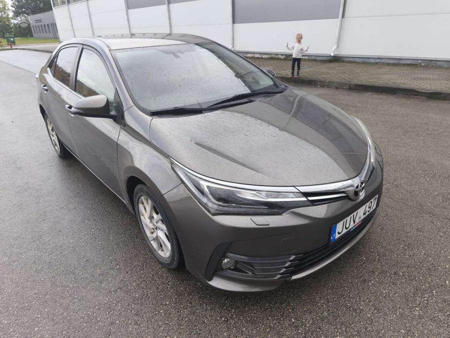Серый Тойота Королла 2017 в Каунас, объемом двигателя 1.36 л и пробегом 181 тыс. км за 10600 €, фото 1 на AUTOMOTO.COM.LV