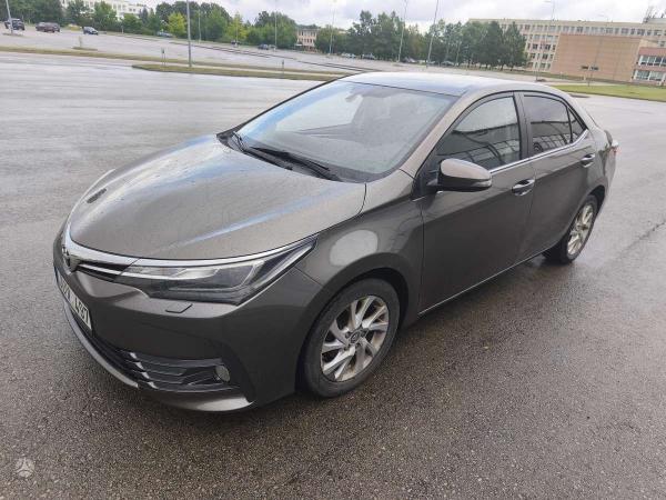 Toyota Corolla 2017 in Kaunas on AUTOMOTO.COM.LV Grey Toyota Corolla 2017 in Kaunas, with an engine capacity of 1.36 L and mileage of 181 thousand km for 10600 €, photo 7 on AUTOMOTO.COM.LV