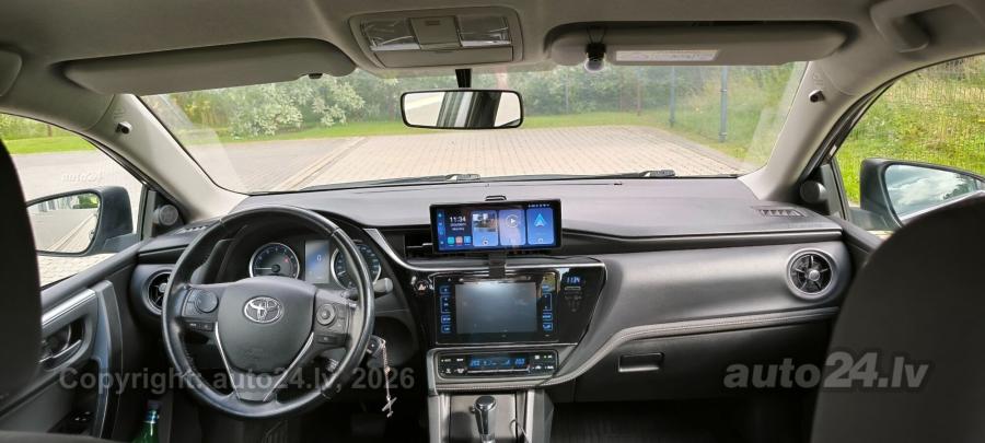 Grey Toyota Corolla 2017 in Riga, with an engine capacity of 1.60 L and mileage of 79 thousand km for 12000 €, photo 7 on AUTOMOTO.COM.LV