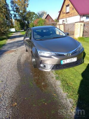 Grey Toyota Corolla 2017 in Riga, with an engine capacity of 1.60 L and mileage of 181 thousand km for 9200 €, photo  on AUTOMOTO.COM.LV