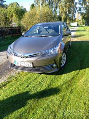 Pelēks Toyota Corolla 2017 Rīga, ar dzinēja tilpumu 1.60 L un nobraukumu 181 tūkst. km par 9200 €, foto 3 vietnē AUTOMOTO.COM.LV