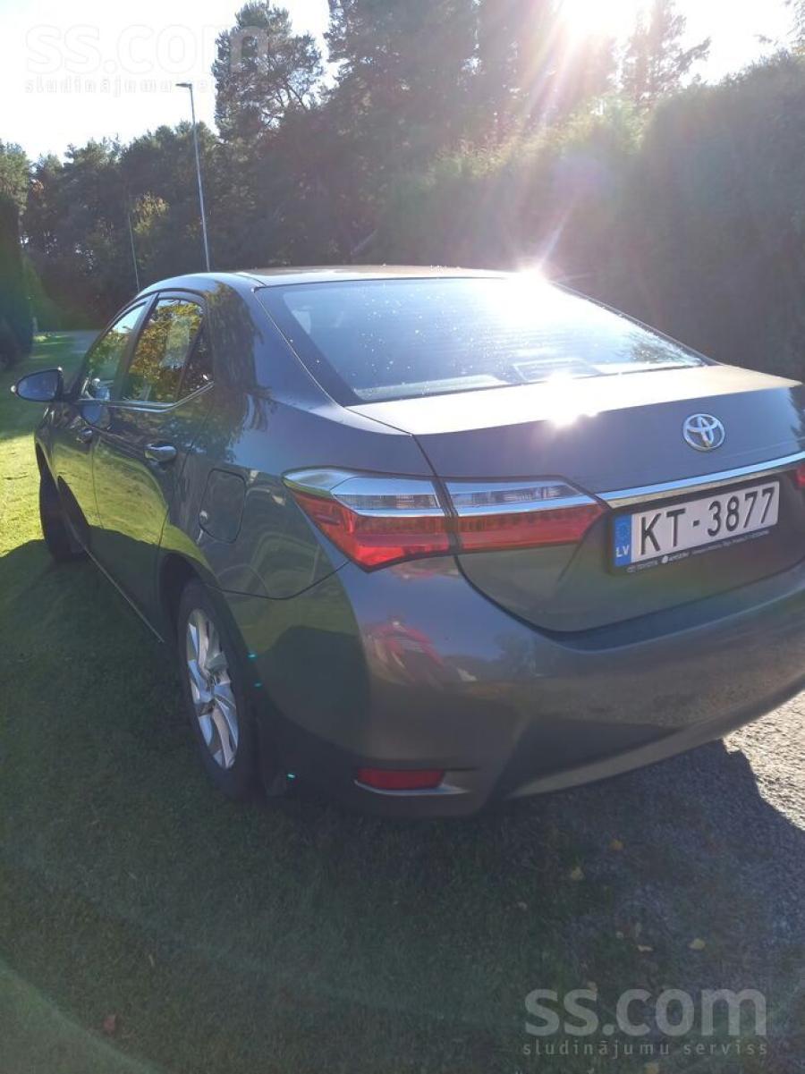 Pelēks Toyota Corolla 2017 Rīga, ar dzinēja tilpumu 1.60 L un nobraukumu 181 tūkst. km par 9200 €, foto 5 vietnē AUTOMOTO.COM.LV