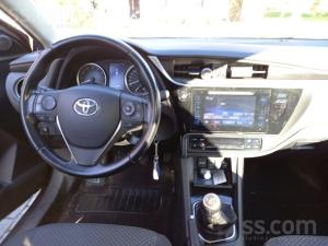 Pelēks Toyota Corolla 2017 Rīga, ar dzinēja tilpumu 1.60 L un nobraukumu 181 tūkst. km par 9200 €, foto 6 vietnē AUTOMOTO.COM.LV