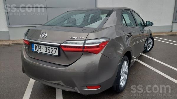 Grey Toyota Corolla 2017 in Riga, with an engine capacity of 1.60 L and mileage of 79 thousand km for 11990 €, photo 6 on AUTOMOTO.COM.LV