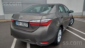 Grey Toyota Corolla 2017 in Riga, with an engine capacity of 1.60 L and mileage of 79 thousand km for 11990 €, photo 6 on AUTOMOTO.COM.LV
