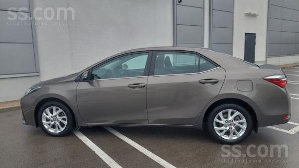 Grey Toyota Corolla 2017 in Riga, with an engine capacity of 1.60 L and mileage of 79 thousand km for 11990 €, photo 11 on AUTOMOTO.COM.LV