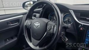 Grey Toyota Corolla 2017 in Riga, with an engine capacity of 1.60 L and mileage of 79 thousand km for 11990 €, photo 16 on AUTOMOTO.COM.LV