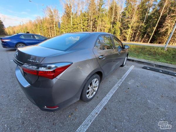 Grey Toyota Corolla 2018 in Klaipeda, with an engine capacity of 1.60 L and mileage of 109 thousand km for 8700 €, photo 4 on AUTOMOTO.COM.LV