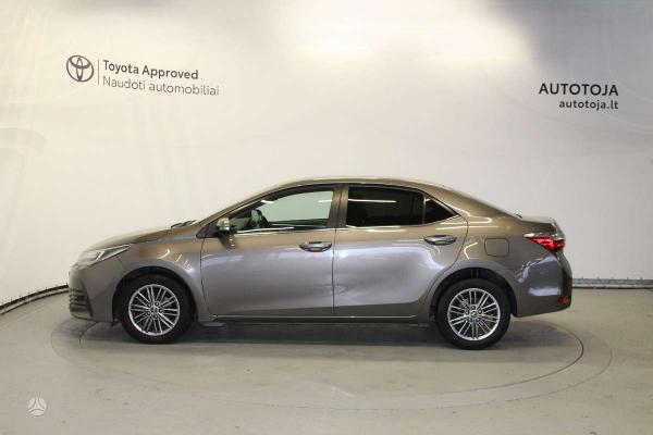 Pelēks Toyota Corolla 2018 Kauņa, ar dzinēja tilpumu 1.60 L un nobraukumu 122 tūkst. km par 12900 €, foto 3 vietnē AUTOMOTO.COM.LV