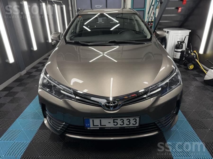 Grey Toyota Corolla 2018 in Riga, with an engine capacity of 1.60 L and mileage of 70 thousand km for 11000 €, photo 2 on AUTOMOTO.COM.LV