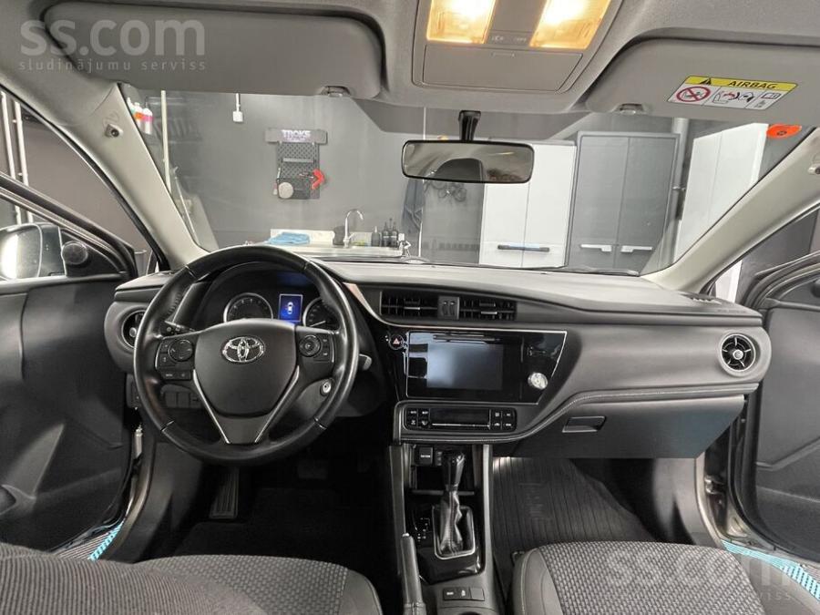 Grey Toyota Corolla 2018 in Riga, with an engine capacity of 1.60 L and mileage of 70 thousand km for 11000 €, photo 11 on AUTOMOTO.COM.LV