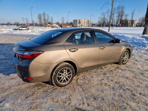 Grey Toyota Corolla 2018 in Ukmerge, with an engine capacity of 1.60 L and mileage of 113 thousand km for 10900 €, photo 6 on AUTOMOTO.COM.LV