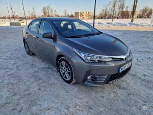 Grey Toyota Corolla 2018 in Ukmerge, with an engine capacity of 1.60 L and mileage of 113 thousand km for 10900 €, photo 12 on AUTOMOTO.COM.LV