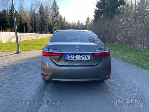Grey Toyota Corolla 2018 in Tallinn, with an engine capacity of 1.60 L and mileage of 91 thousand km for 12400 €, photo 2 on AUTOMOTO.COM.LV