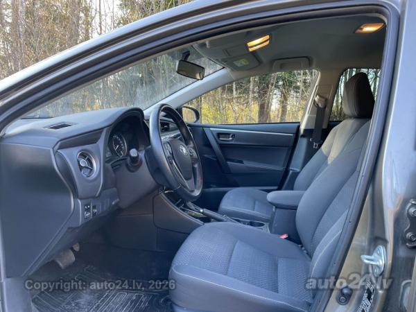 Grey Toyota Corolla 2018 in Tallinn, with an engine capacity of 1.60 L and mileage of 91 thousand km for 12400 €, photo 5 on AUTOMOTO.COM.LV