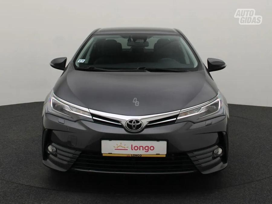 Pelēks Toyota Corolla 2018 Viļņa, ar dzinēja tilpumu 1.60 L un nobraukumu 48 tūkst. km par 13199 €, foto 3 vietnē AUTOMOTO.COM.LV