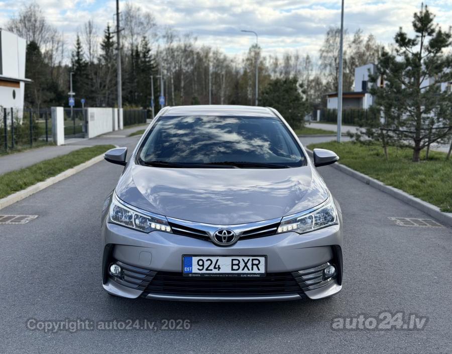Grey Toyota Corolla 2018 in Tartu, with an engine capacity of 1.60 L and mileage of 149 thousand km for 9990 €, photo 3 on AUTOMOTO.COM.LV