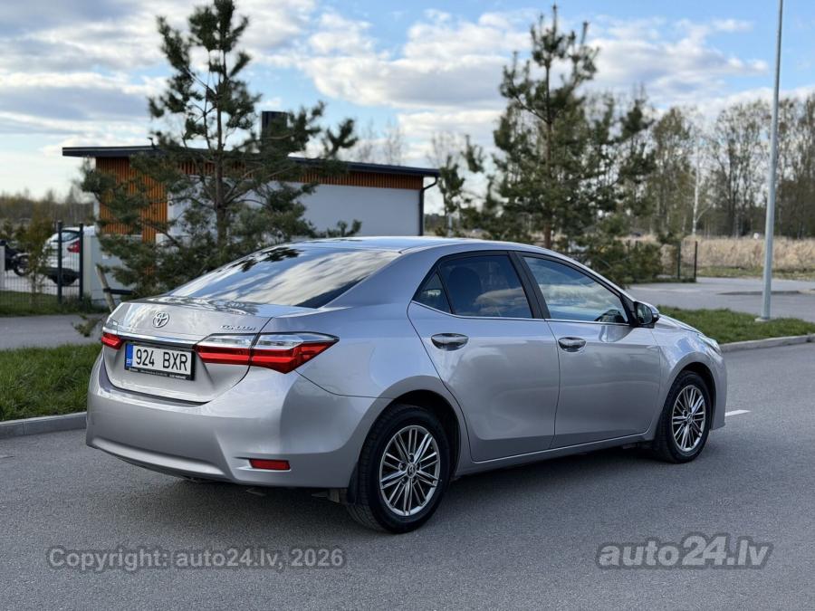 Grey Toyota Corolla 2018 in Tartu, with an engine capacity of 1.60 L and mileage of 149 thousand km for 9990 €, photo 5 on AUTOMOTO.COM.LV