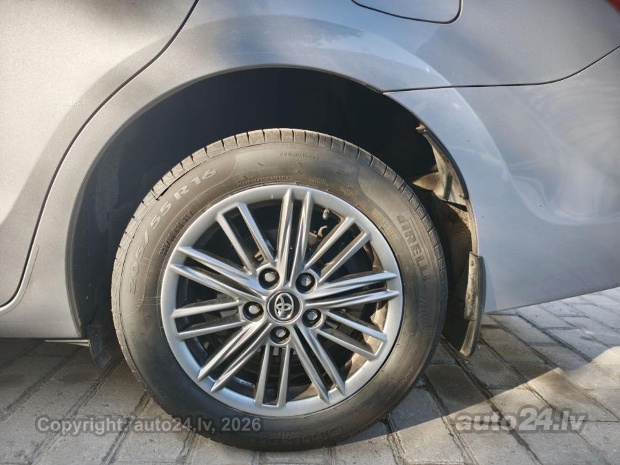 Pelēks Toyota Corolla 2018 Tartu, ar dzinēja tilpumu 1.60 L un nobraukumu 103 tūkst. km par 11900 €, foto 22 vietnē AUTOMOTO.COM.LV