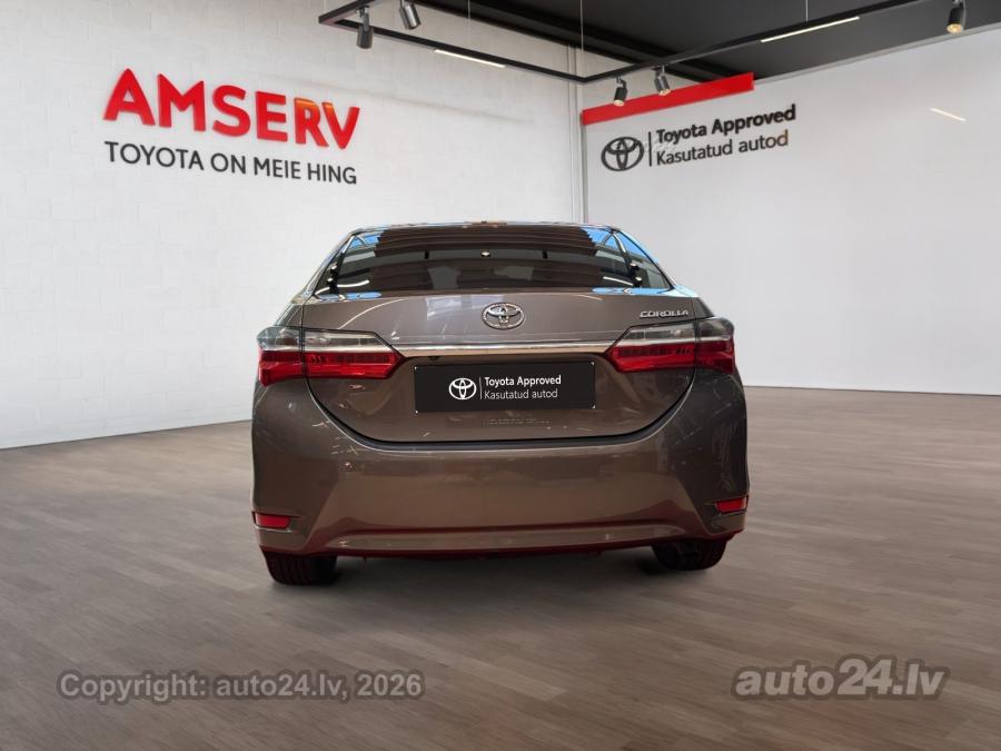 Grey Toyota Corolla 2018 in Paide, with an engine capacity of 1.60 L and mileage of 88 thousand km for 12990 €, photo 5 on AUTOMOTO.COM.LV