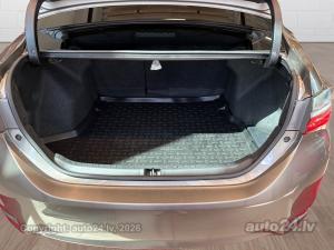 Grey Toyota Corolla 2018 in Paide, with an engine capacity of 1.60 L and mileage of 88 thousand km for 12990 €, photo 11 on AUTOMOTO.COM.LV