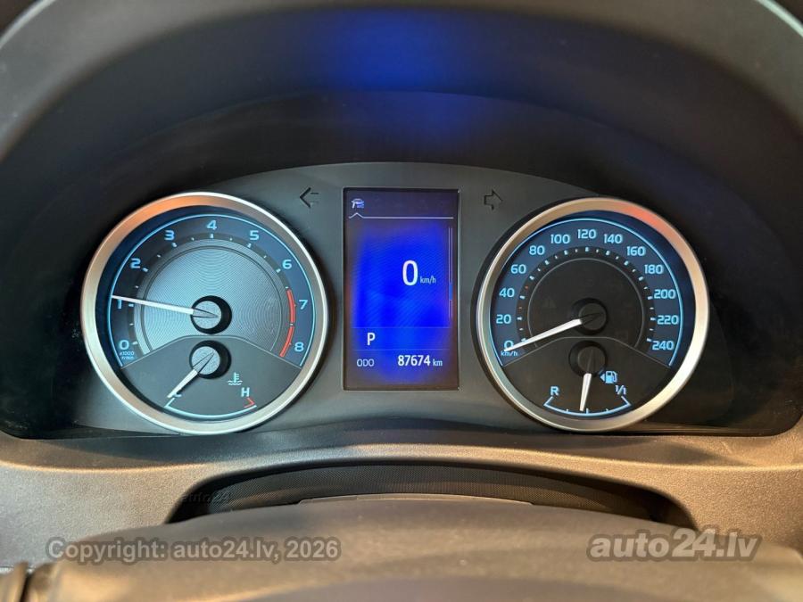 Grey Toyota Corolla 2018 in Paide, with an engine capacity of 1.60 L and mileage of 88 thousand km for 12990 €, photo 14 on AUTOMOTO.COM.LV