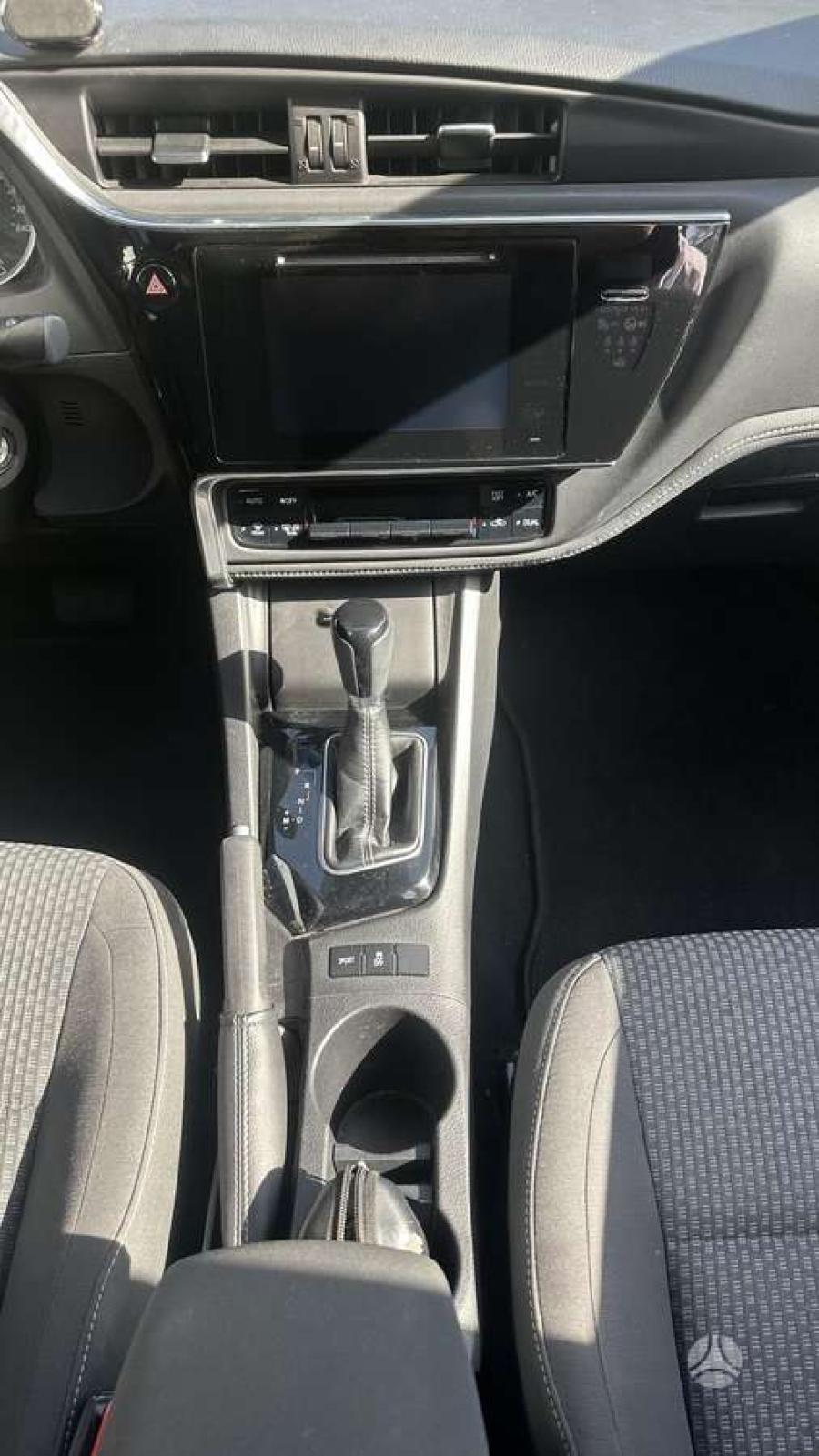 Pelēks Toyota Corolla 2018 Kauņa, ar dzinēja tilpumu 1.60 L un nobraukumu 80 tūkst. km par 14500 €, foto 11 vietnē AUTOMOTO.COM.LV