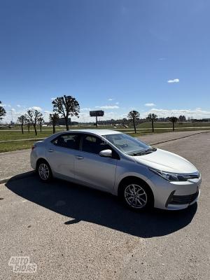 Grey Toyota Corolla 2018 in Kaunas, with an engine capacity of 1.60 L and mileage of 133 thousand km for 11500 €, photo  on AUTOMOTO.COM.LV