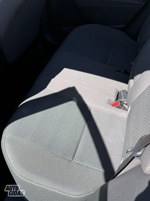 Grey Toyota Corolla 2018 in Kaunas, with an engine capacity of 1.60 L and mileage of 133 thousand km for 11500 €, photo 9 on AUTOMOTO.COM.LV