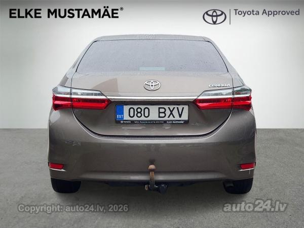 Grey Toyota Corolla 2018 in Tallinn, with an engine capacity of 1.60 L and mileage of 121 thousand km for 12995 €, photo 4 on AUTOMOTO.COM.LV