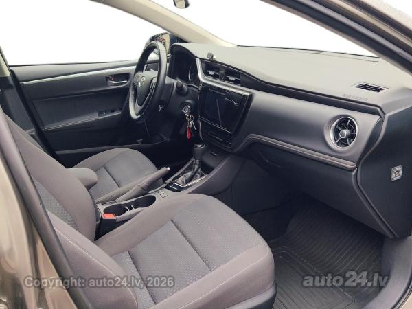 Grey Toyota Corolla 2018 in Tallinn, with an engine capacity of 1.60 L and mileage of 121 thousand km for 12995 €, photo 6 on AUTOMOTO.COM.LV
