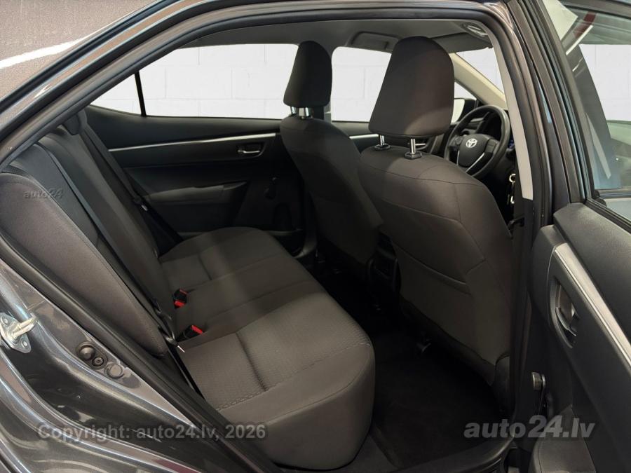 Grey Toyota Corolla 2018 in Tartu, with an engine capacity of 1.60 L and mileage of 66 thousand km for 9990 €, photo 7 on AUTOMOTO.COM.LV