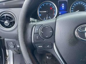 Grey Toyota Corolla 2018 in Ukmerge, with an engine capacity of 1.60 L and mileage of 154 thousand km for 5900 €, photo 7 on AUTOMOTO.COM.LV