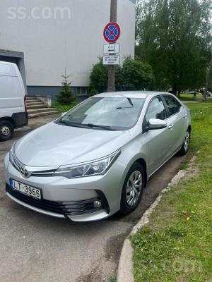 Pelēks Toyota Corolla 2018 Rīga, ar dzinēja tilpumu 1.60 L un nobraukumu 119 tūkst. km par 10490 €, foto 3 vietnē AUTOMOTO.COM.LV