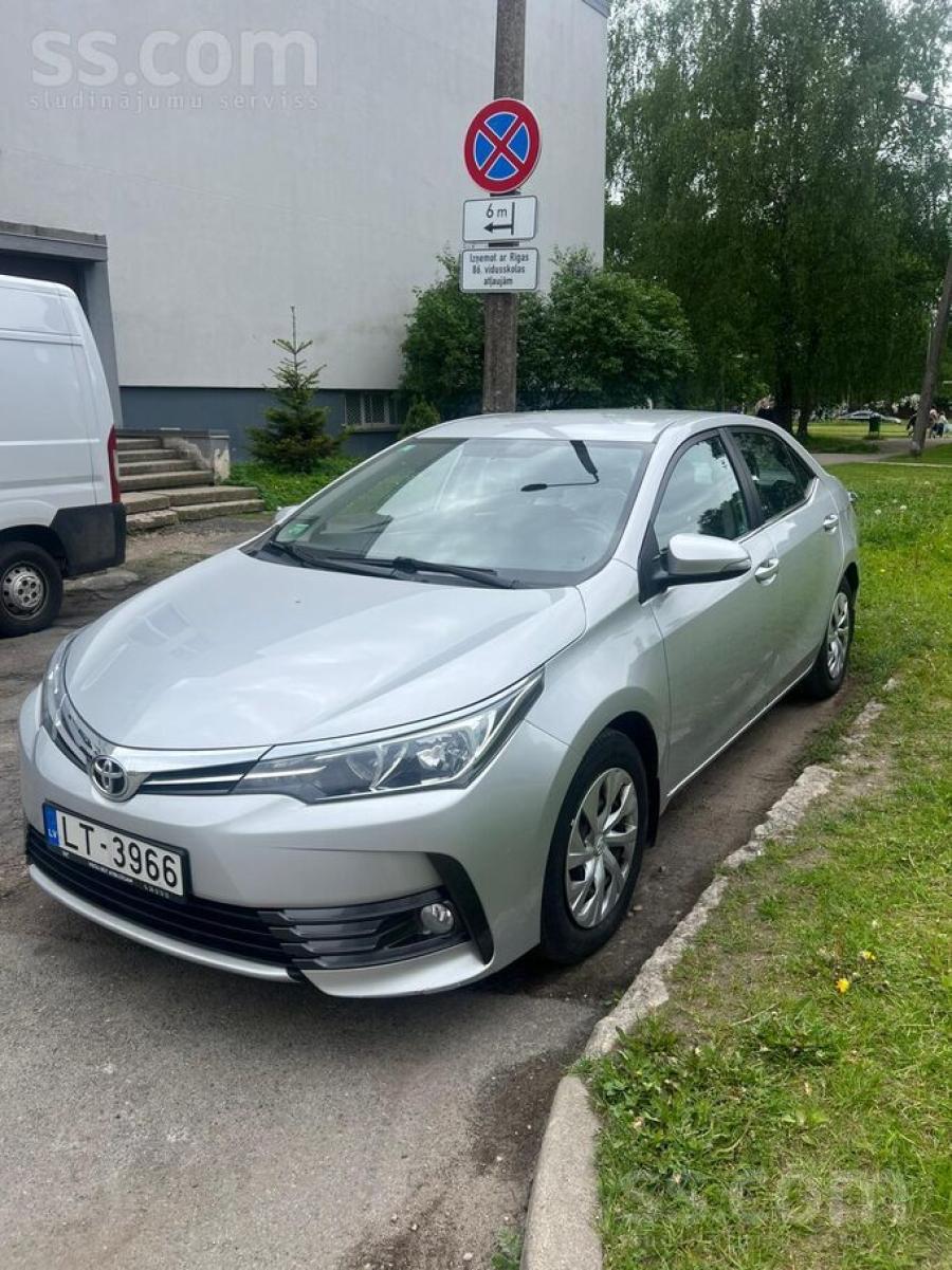 Pelēks Toyota Corolla 2018 Rīga, ar dzinēja tilpumu 1.60 L un nobraukumu 119 tūkst. km par 10490 €, foto 3 vietnē AUTOMOTO.COM.LV