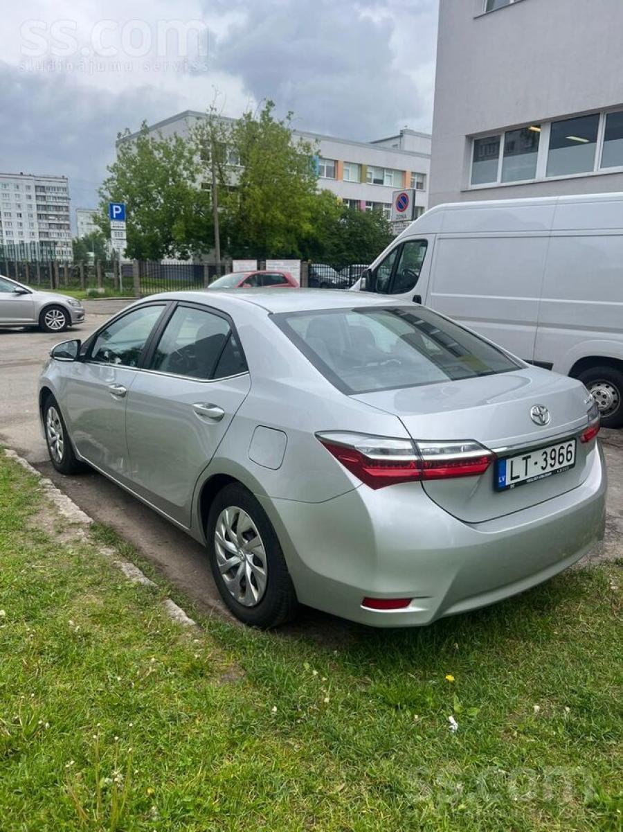 Pelēks Toyota Corolla 2018 Rīga, ar dzinēja tilpumu 1.60 L un nobraukumu 119 tūkst. km par 10490 €, foto 4 vietnē AUTOMOTO.COM.LV