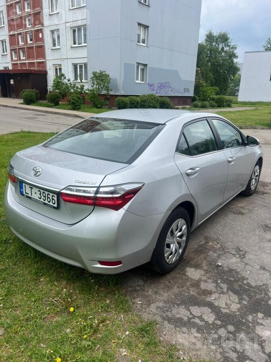 Pelēks Toyota Corolla 2018 Rīga, ar dzinēja tilpumu 1.60 L un nobraukumu 119 tūkst. km par 10490 €, foto 5 vietnē AUTOMOTO.COM.LV