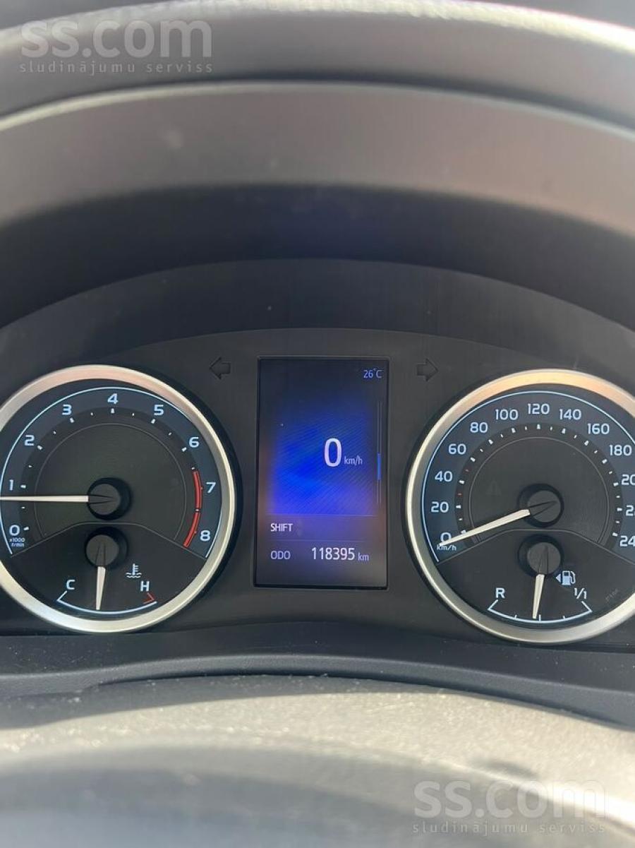 Pelēks Toyota Corolla 2018 Rīga, ar dzinēja tilpumu 1.60 L un nobraukumu 119 tūkst. km par 10490 €, foto 7 vietnē AUTOMOTO.COM.LV