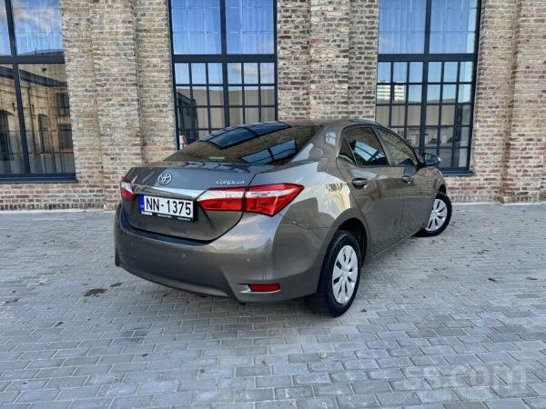 Pelēks Toyota Corolla 2018 Rīga, ar dzinēja tilpumu 1.40 L un nobraukumu 158 tūkst. km par 7000 €, foto 4 vietnē AUTOMOTO.COM.LV