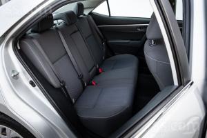 Pelēks Toyota Corolla 2018 Rīga, ar dzinēja tilpumu 1.60 L un nobraukumu 118 tūkst. km par 10650 €, foto 8 vietnē AUTOMOTO.COM.LV